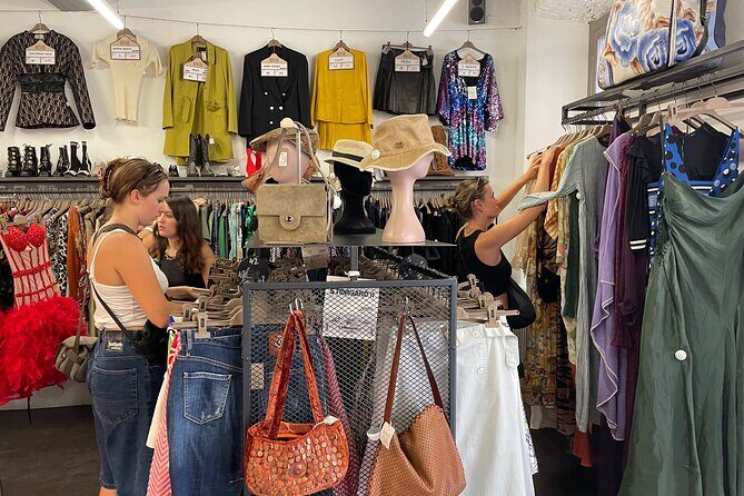 Vintage Shopping Tour in Milan - Discovering Milan Through Vintage Eyes