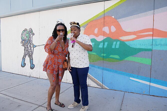 Vintage Shopping Tour of the Arts District with 100 Photos, Champagne and Lunch - Key Points