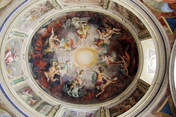 VIP Guided Tour Rome Colosseum, Vatican Museums, lunch included - The Bottom Line