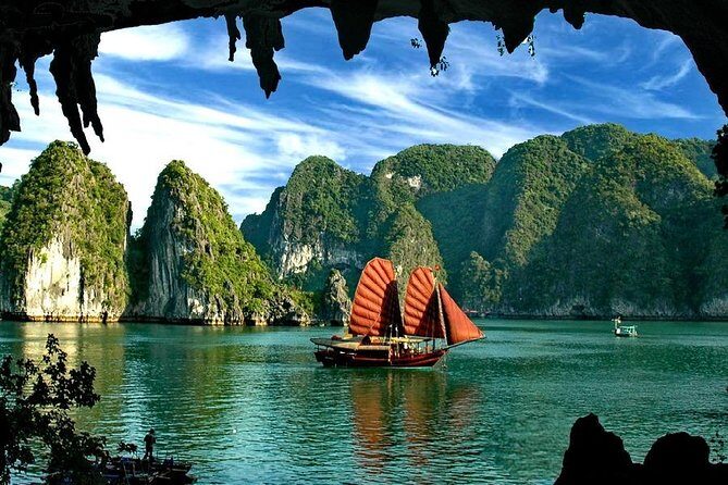 VIP Ha Long Bay 6 hour FUJI cruise with latest luxury cruise ship + limousine + highway + dinner for Japanese only - Key Points