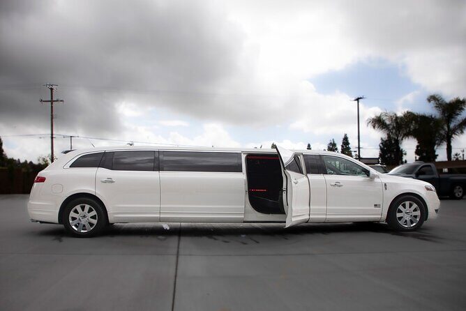 VIP Limousine Transfer for Wedding, Nightlife and Corporate Event - The Experience: What to Expect from Your VIP Limousine Transfer