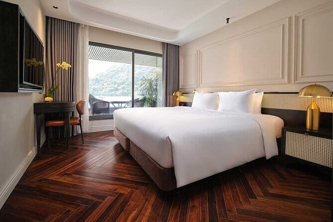 VIP Luxury Overnight Cruise in Ha Long and Lan Ha Bay - Practicalities and Tips