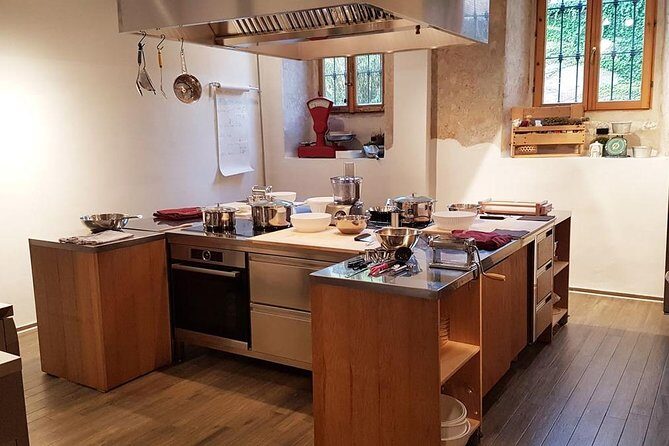 Vip-Private Pizza Cooking Class with Pro Pizzachef in Pro Kitchen - Key Points