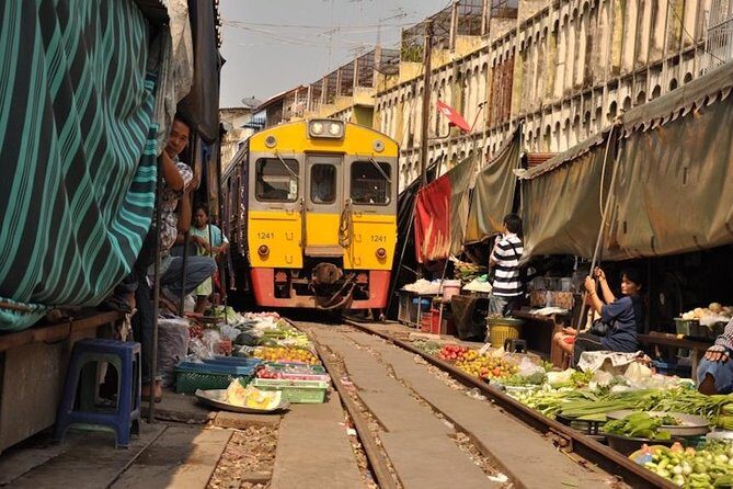 VIP Private Tour Damnoen Saduak+ Amphawa + Mae Klong Railway - FAQ