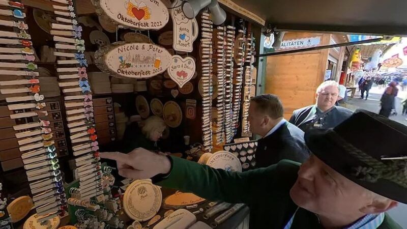 VirtualTour Video October Beer Festival Munich with Wolfgang - A Close Look at the Virtual Oktoberfest Experience