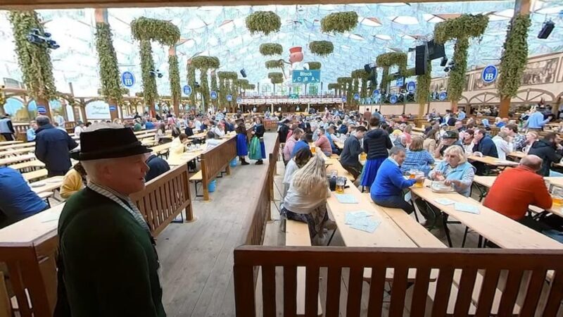 VirtualTour Video October Beer Festival Munich with Wolfgang - The Sum Up