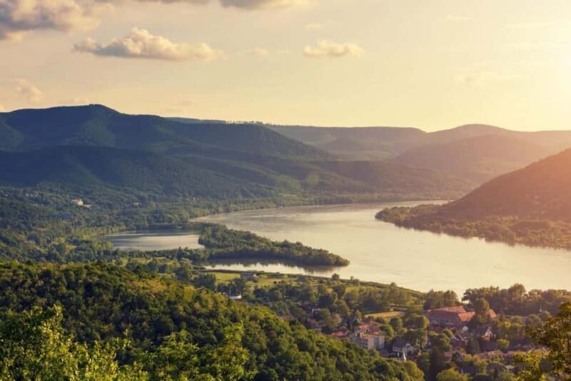 Visegrád Hike & Castle Tour with Ferry from Budapest - FAQ