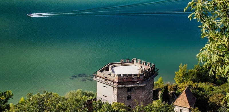 Visegrád: Private Cruise on the Danube River - An Authentic and Practical Water Adventure in Visegrád