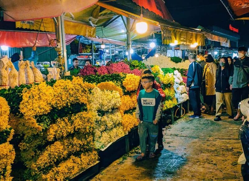 Visit 5 Districts & The Hidden Gems In Saigon By Motorbike - How the Tour Works and What to Expect