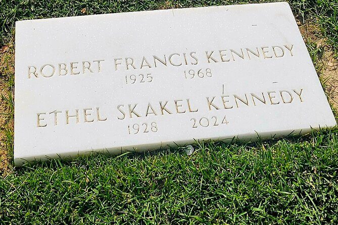Visit Arlington National Cemetery with one of DC's best guides! - Authentic Insights from Past Travelers