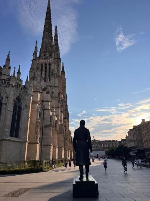 Visit Bordeaux Classique - A Practical Introduction to Bordeaux’s Heart