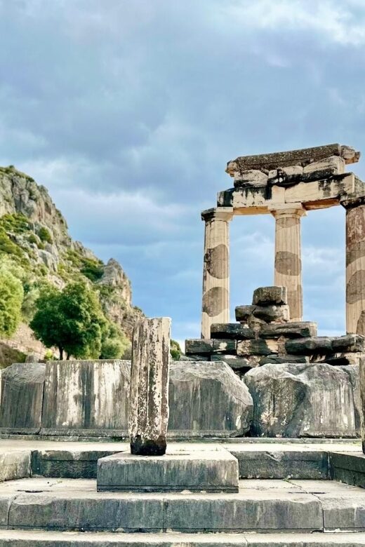 Visit Delphi & Meteora Monasteries Full Day Private Trip - The Itinerary in Detail