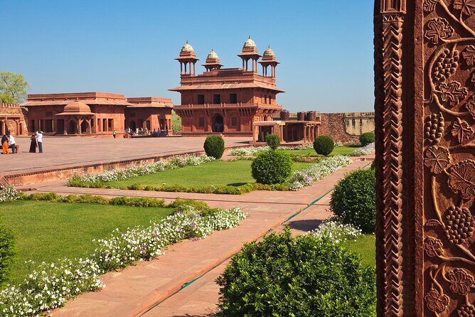 Visit Fatehpur Sikri and Chand Baori with Jaipur Drop from Agra. - FAQs