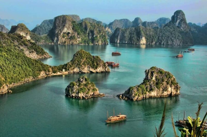 Visit Ha Long - "a wonder of the world" from Ha Noi or back - Key Points