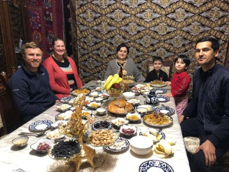 Visit market and have a special dish at local's home - Key Points