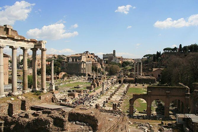 Visit of the Colosseum, Forum, Palatine Hill and Virtual Reality (VR) - Who Will Appreciate This Tour?