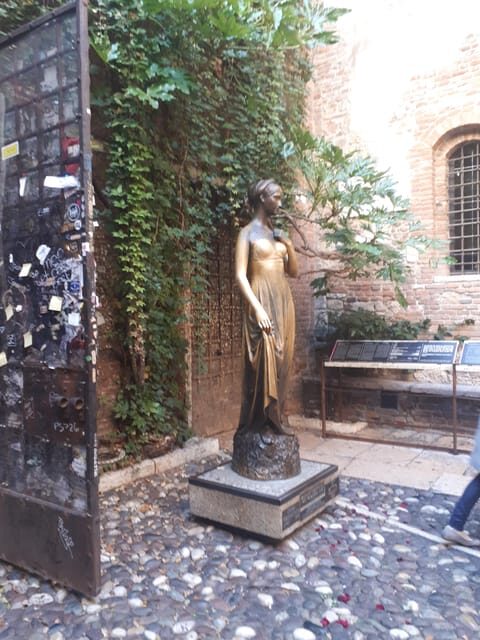 Visit of Verona and Lake Garda. Full day tour from Milan - Key Points
