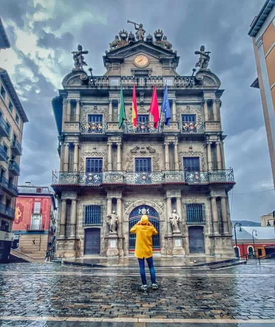 Visit Pamplona and enjoy a tasting of four Navarran wines. - Walking Through Pamplonas Iconic Sights