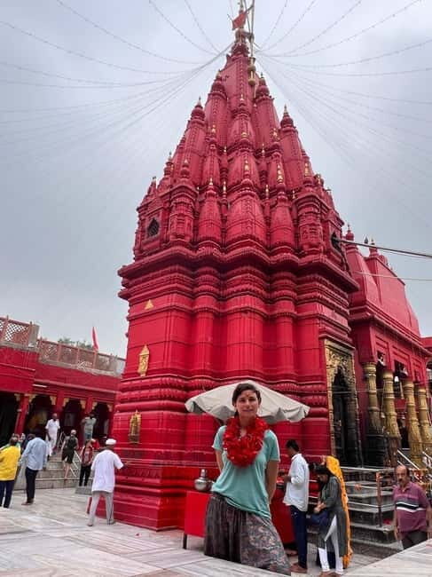 Visit the 3 largest temples in Benares - A Close Look at the Temple Tour