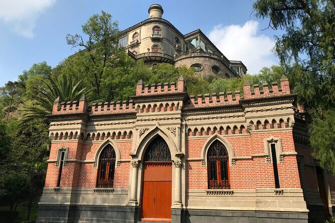 Visit the Imperial Castle in Chapultepec - An In-Depth Look at the Tour Experience