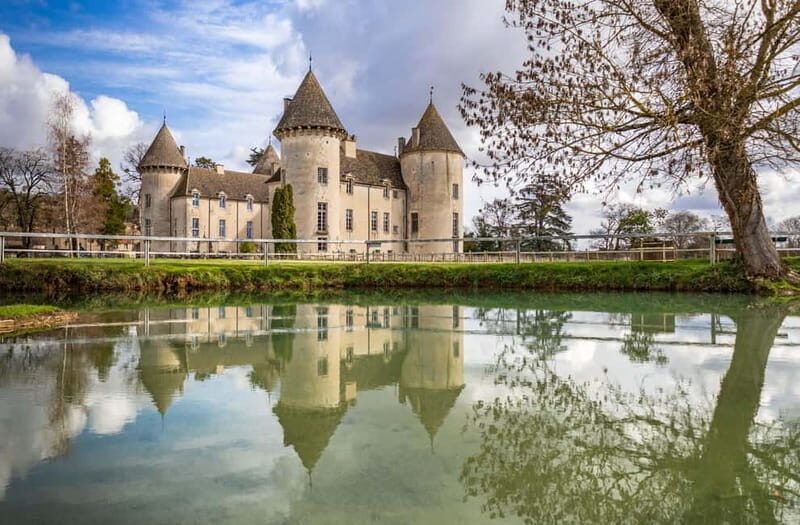 Visit the museums at Château de Savigny: aircraft, cars, motorcycles, and more. - Discovering the Museums at Château de Savigny: Aircraft, Cars, Motorcycles, and More