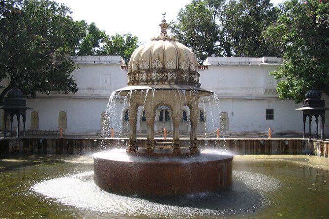 Visit to Sahelion Ki Bari, Garden of the Maidens, Udaipur with lunch - FAQ