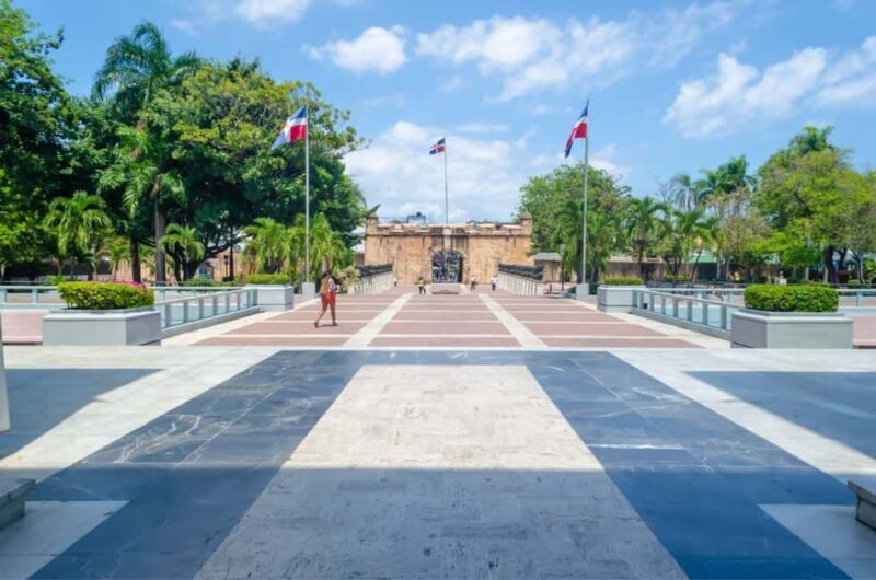 Visit to the city of Santo Domingo with guide & typical food - An In-Depth Look at the Santo Domingo City Tour