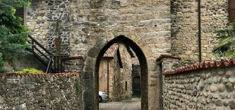 Visit to the medieval village of Trebecco Castle and the Church of St. Fermo - Exploring Castel Trebecco: A Living Medieval Village