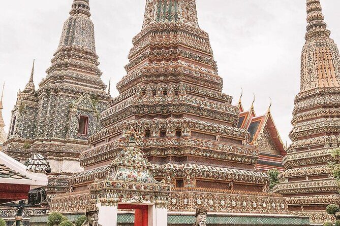 Visit Wat Pho and Wat Arun with Local Expert - Who Should Book This Tour?