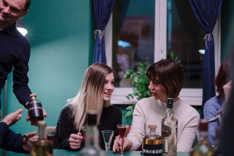 Vodka tasting in a hidden bar - Key Points