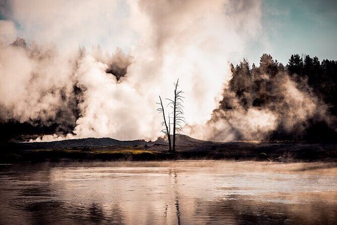 Volcanic Wonderland at Yellowstones Hot Springs and Geysers - An In-Depth Look at the Yellowstone Hot Springs and Geysers Tour
