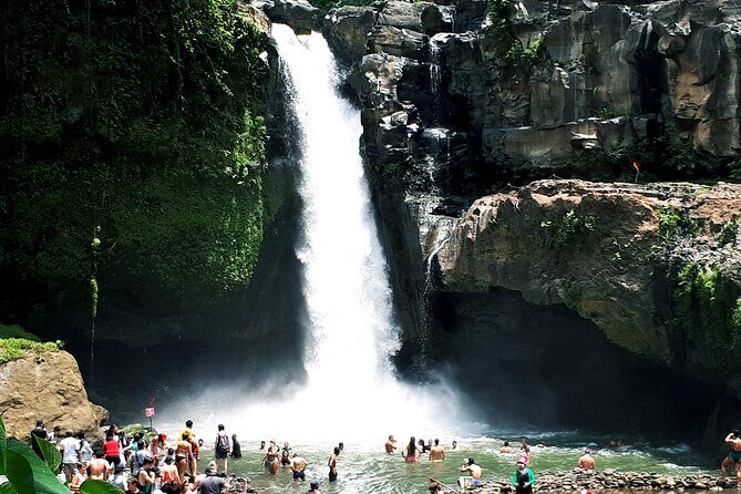 Volcano Scenery Tour - The Value of Shared Experience and Privacy