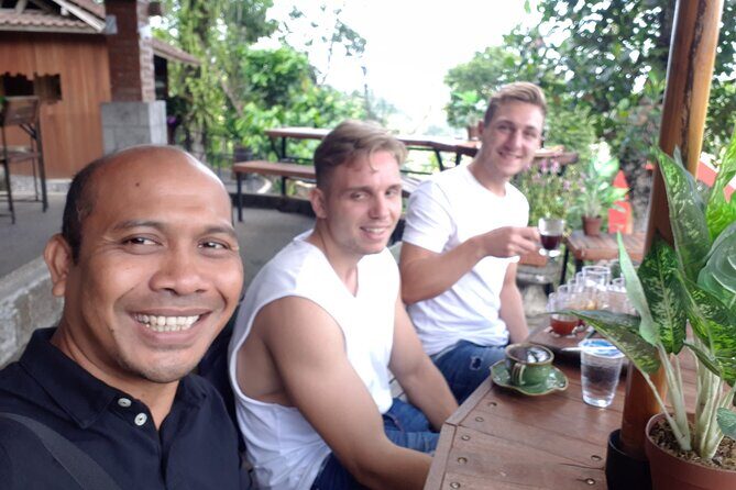 Volcano Scenery Tour - Encounter the Monkey Forest