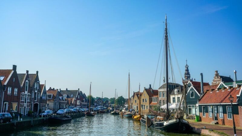 Volendam: Bike Rental including Highlights-Routes - Who Should Consider This Experience?