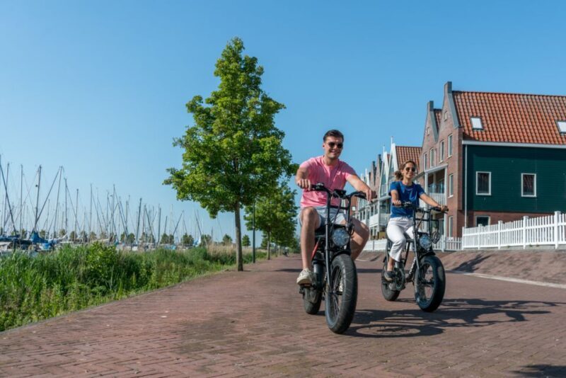 Volendam: E-Fatbike Rental - Discover the Charm of the Dutch Countryside on an E-Fatbike from Volendam