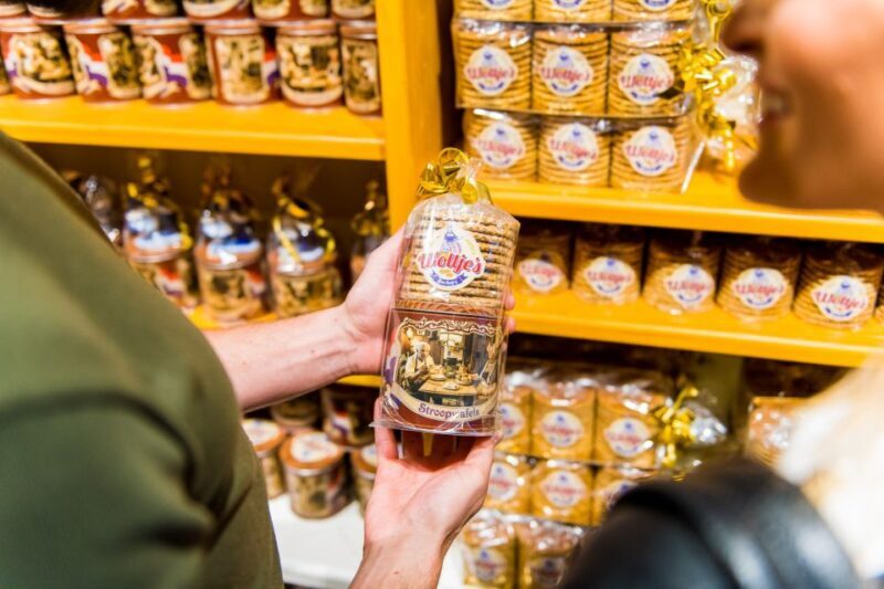Volendam: Stroopwafel Experience with Tasting - Key Points