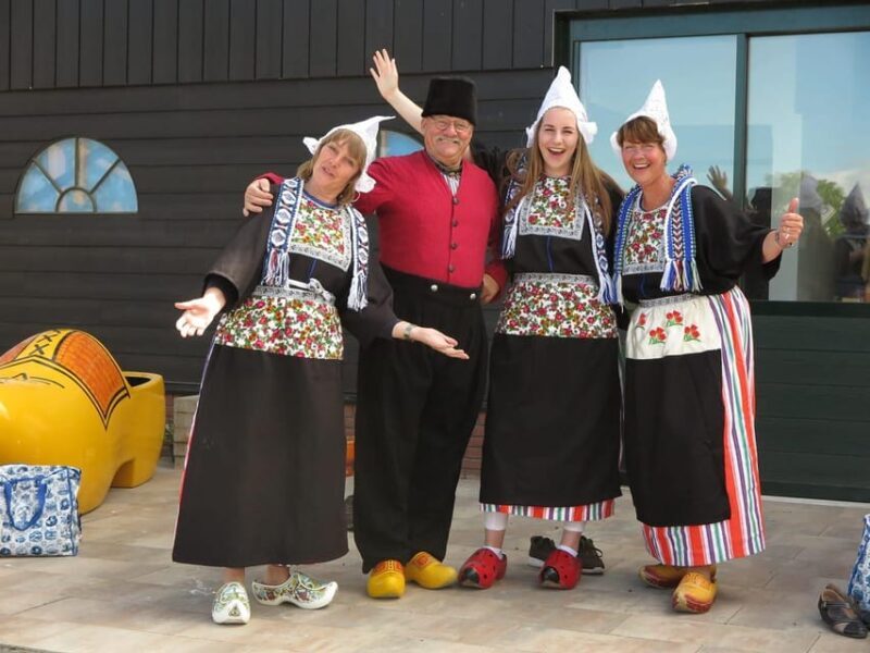 Volendam: Traditional Costume Photo with Cheese & Clog Tour - Highlights and Practical Tips