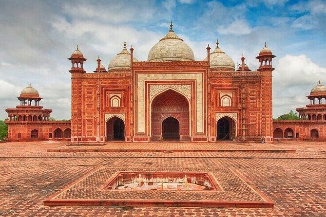 Vrindavan to Delhi private transfer - FAQ