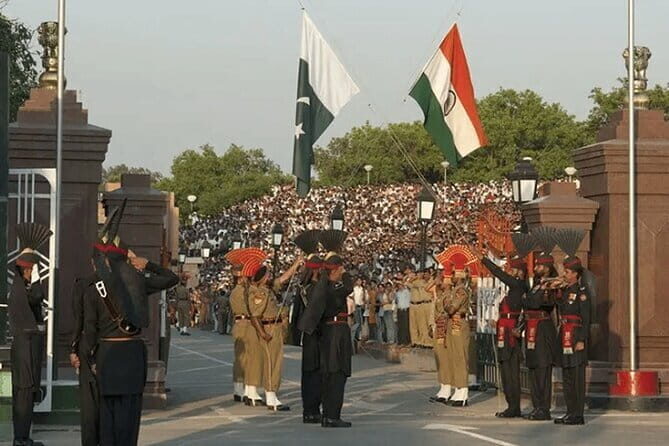 Wagah Border Retreat Ceremony With Traditional Dinner - Key Points