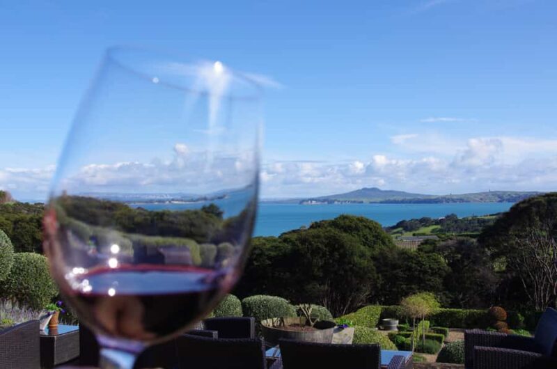 Waiheke Island Wine Tours - PREMIUM Wines - Max 11 clients ! - Who Should Consider This Tour?