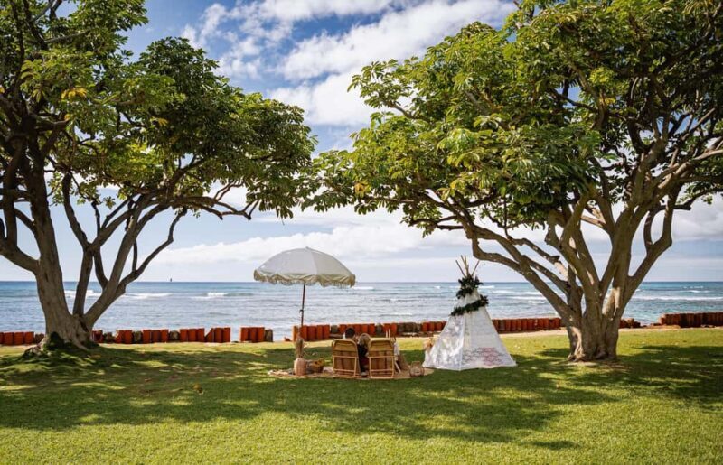 Waikiki : Beach Picnic with Professional Photography! - Authentic Local Flavors & Cultural Touches