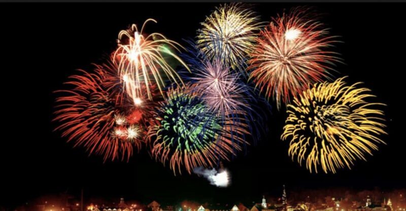 Waikiki: Friday Night Fireworks Catamaran Sail - The Logistics of the Experience
