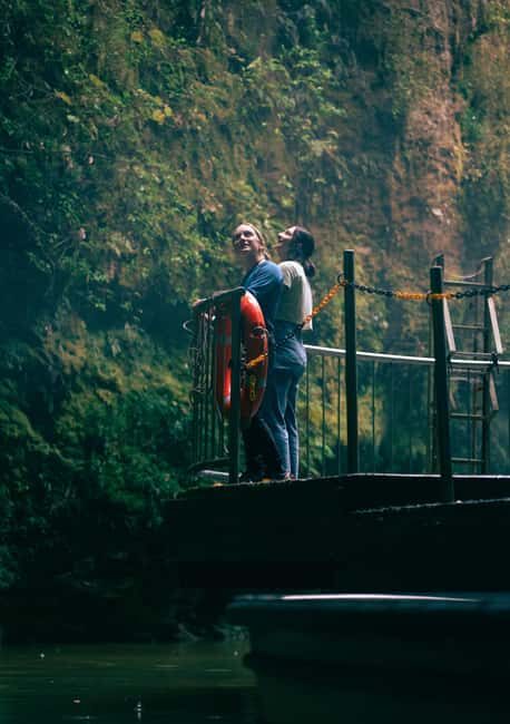 WAITOMO GLOWWORM CAVES & HAMILTON GARDENS - PRIVATE TOUR - A Deep Dive into the Day’s Experience
