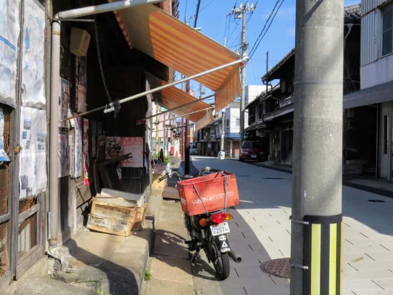 Wakayama: Instax Camera Photo Tour in Wakaura Area - What is the Wakaura Instax Camera Photo Tour?