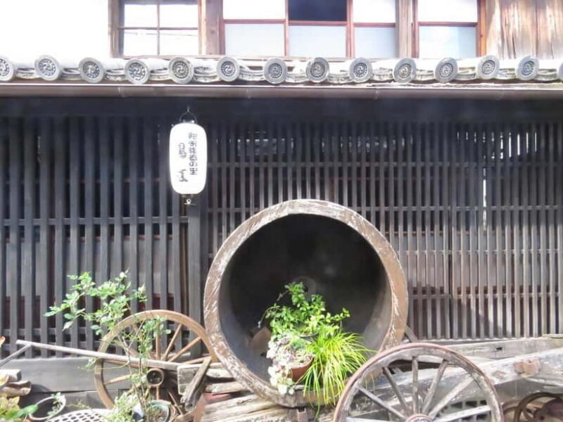 Wakayama: Kuroe Traditional Craft and Sake Tasting Tour - A Close Look at the Experience