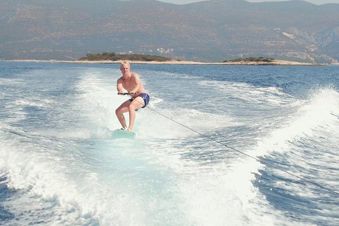 Wake boarding and Tubing private Adventure - Introduction