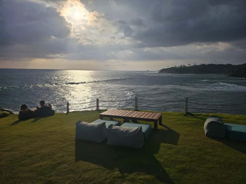 Waligama: Cliff Sunset Dining Experience + Wine - Key Points