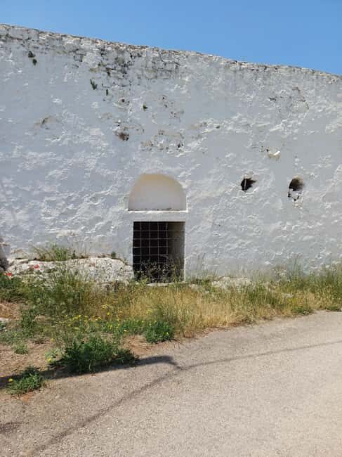 Walk and Aperitif in the Secret Gardens of Ostuni - Discovering Ostuni’s Secrets: A Guided Stroll with Tasting