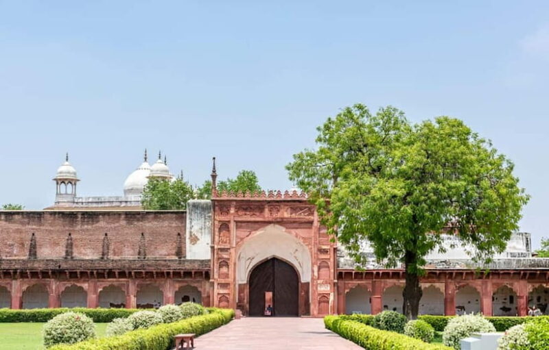 Walk and Explore Agra City: Guided Tour by Foot - FAQ