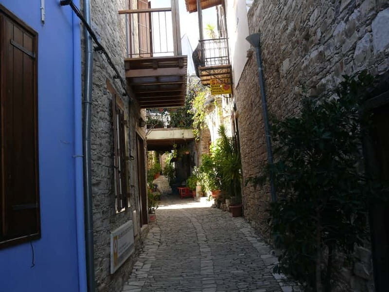 Walk around Pano Lefkara village and Lefkara lake - Key Points